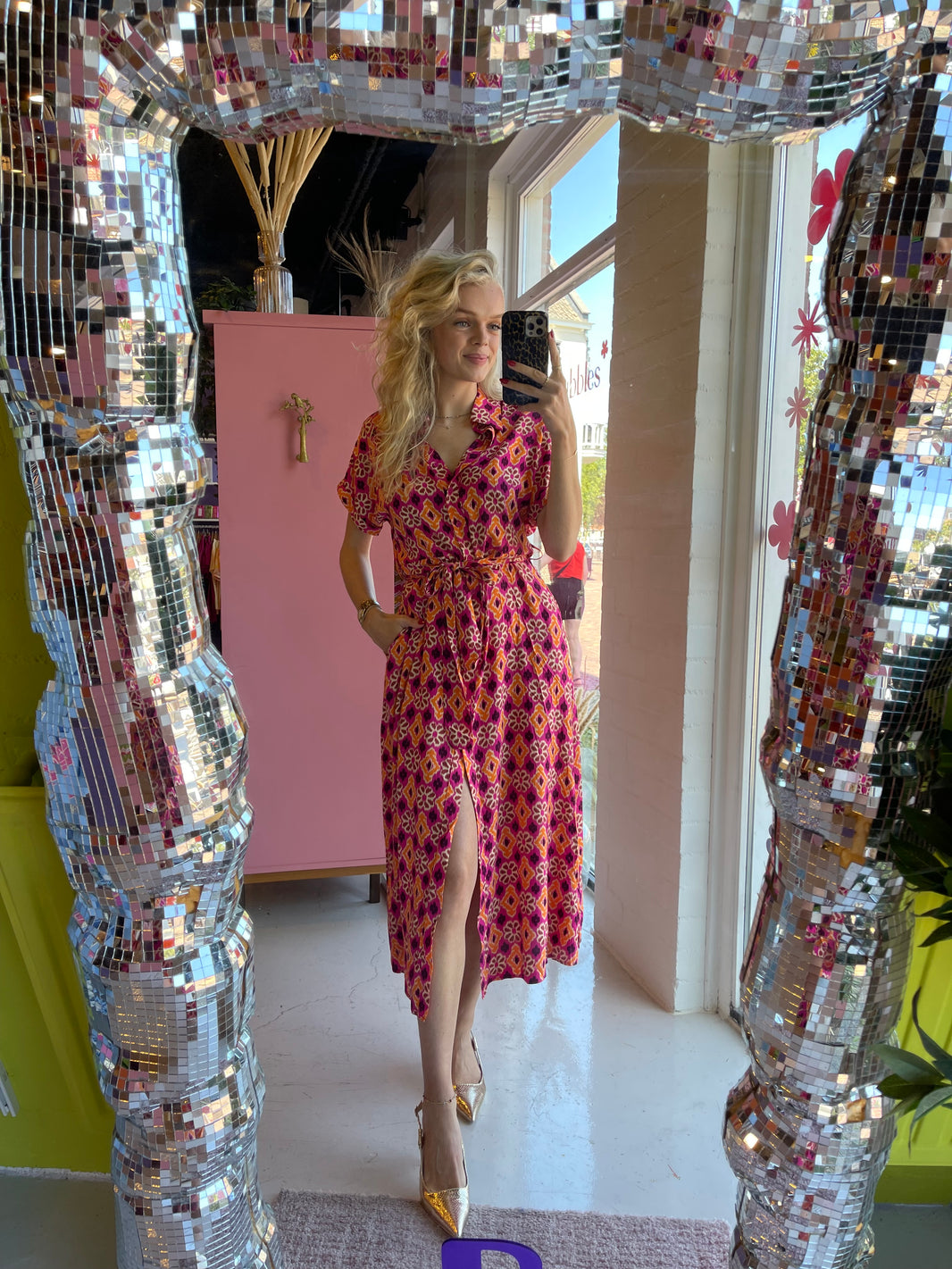 Bubbles theme store Goes